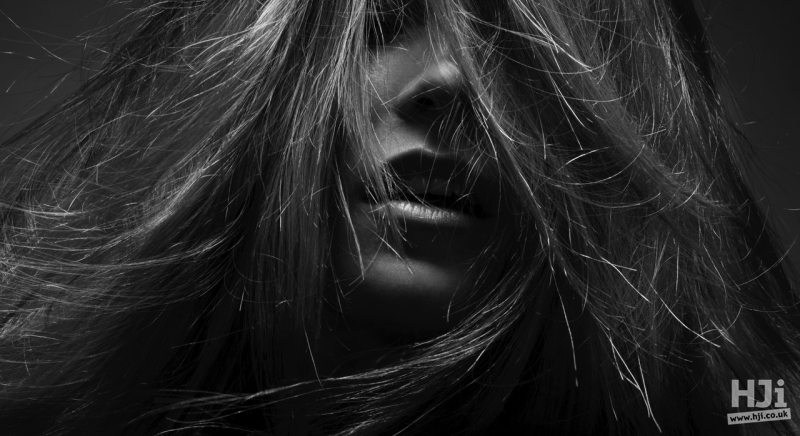 Natural texture messy hair with volume