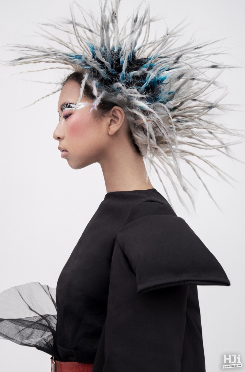 Avant-garde white and blue spiky hair
