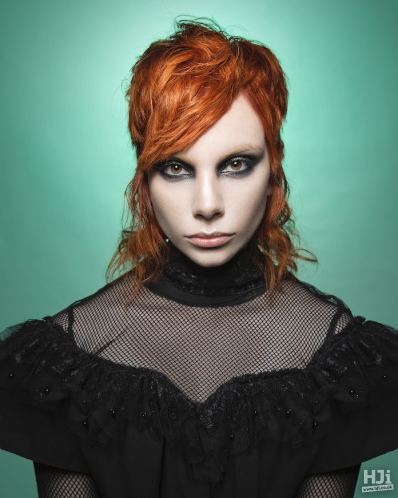 Deep side fringe with block red colour and natural waves