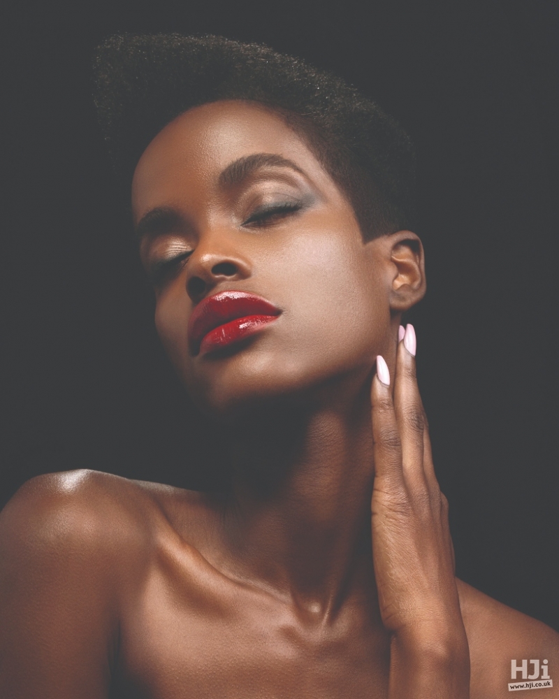 Editorial Short & Textured