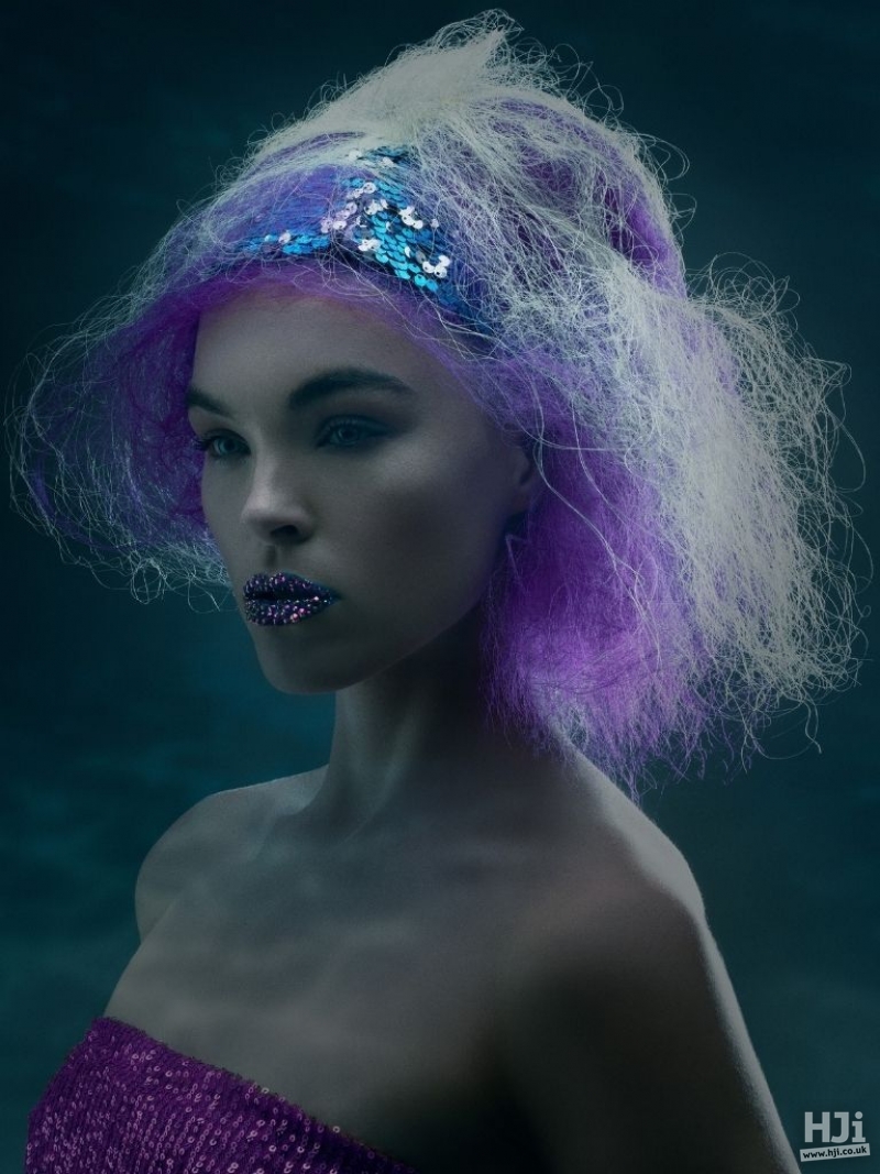 2006 long blonde brushed-out curls